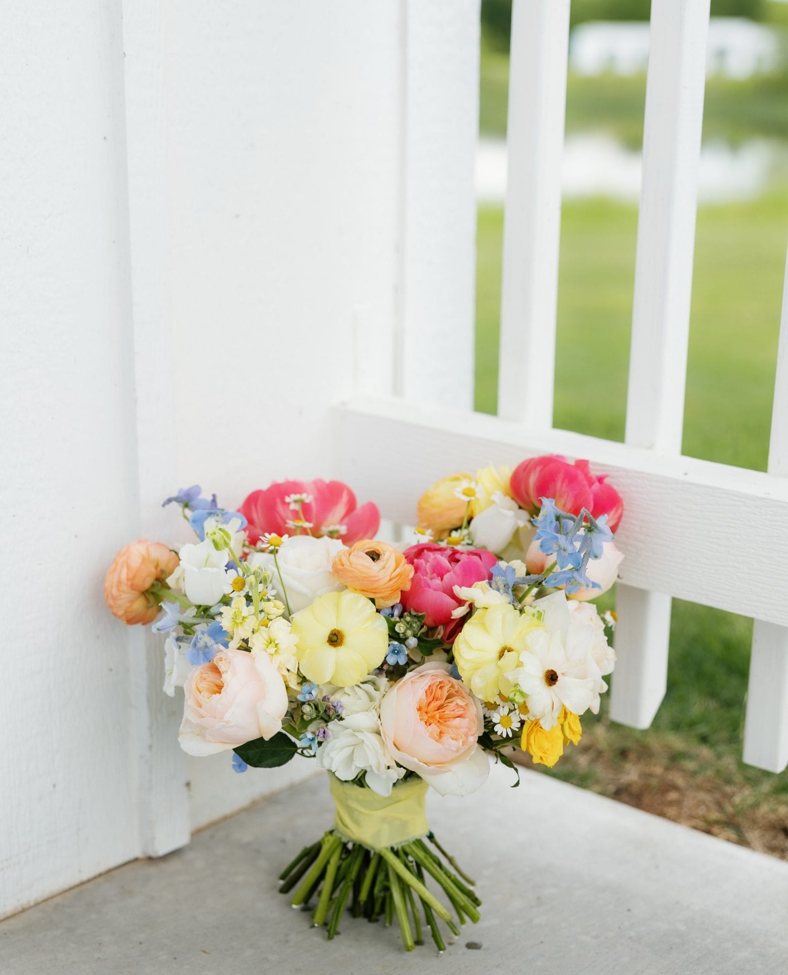 How to Arrange Horizontal Floral Arrangement